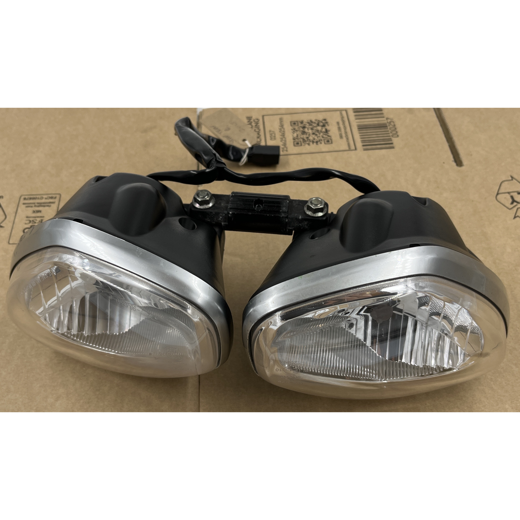 Triumph Headlight Assembly Sym Dip T2701952 – World Of Triumph